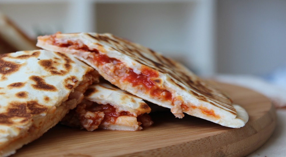 Difference Between Calzone and Stromboli: Helpful Comparison
